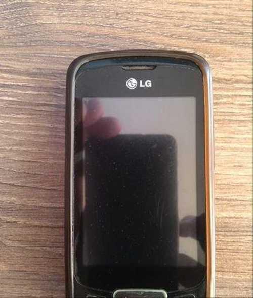 Смартфон LG P500