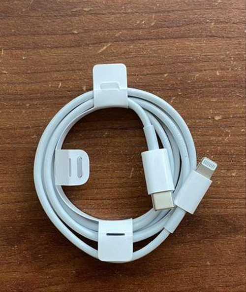 Оригинальная зарядка на iPhone