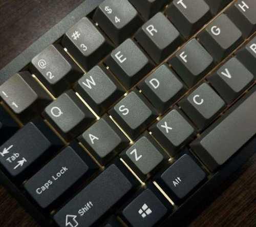 Кастомная механическая клавиатура на базе KBD67 r3