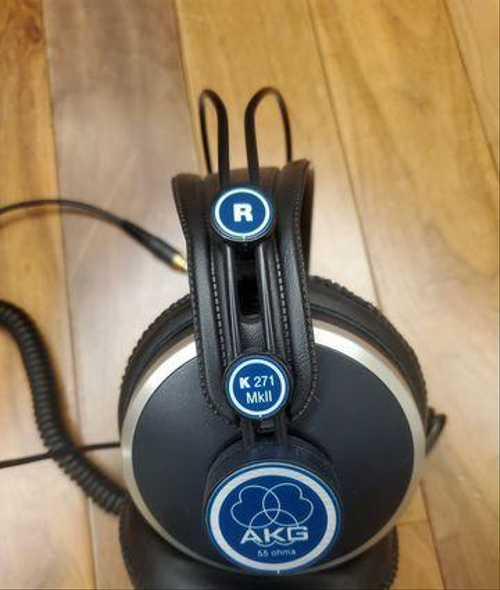 Студийные наушники AKG K271 mkii