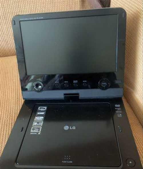 Портативный видеопроигрыватель LG