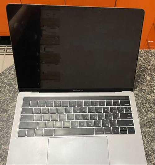 Apple MacBook Pro 13 A1706