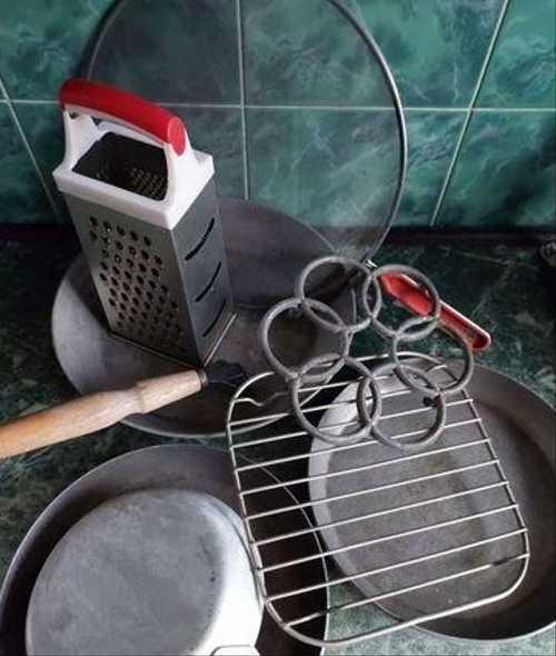 Сковородки и кухонная утварь