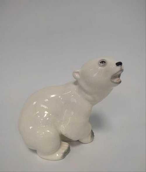 Фарфоровая статуэтка Медвежонок белый