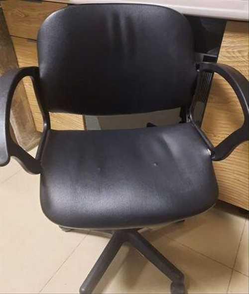 Кресло офисное "Формула Мозес" (кожзам)
