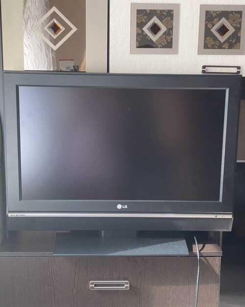 Телевизор LG 32LE2R