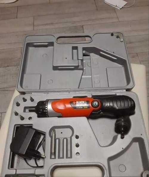 Электроотвертка Black&Decker + 9 бит и кейс