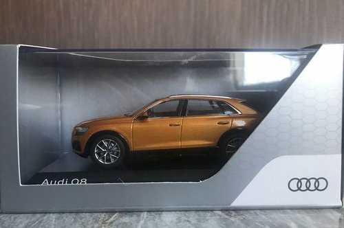 Модели автомобиля Audi Q8 масштаб 1:43