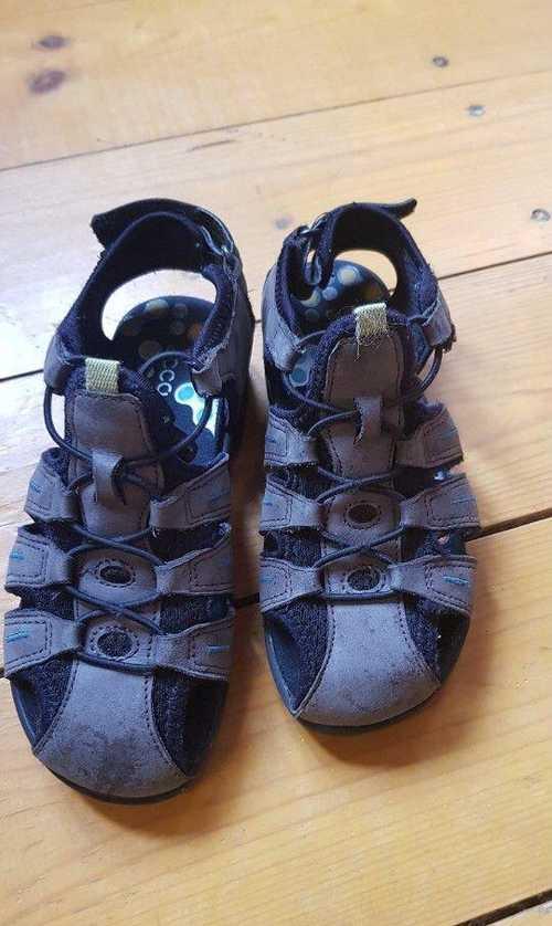 Закрвтые босоножки