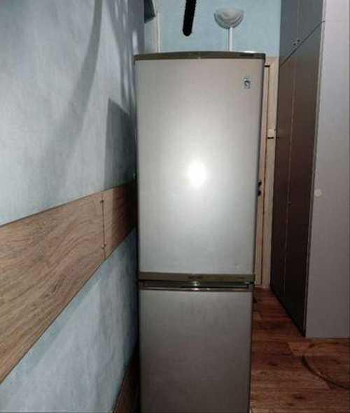Холодильник б/у Samsung RL17mbps1/BWT