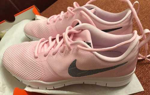 Кроссовки женские Nike Flex Essential