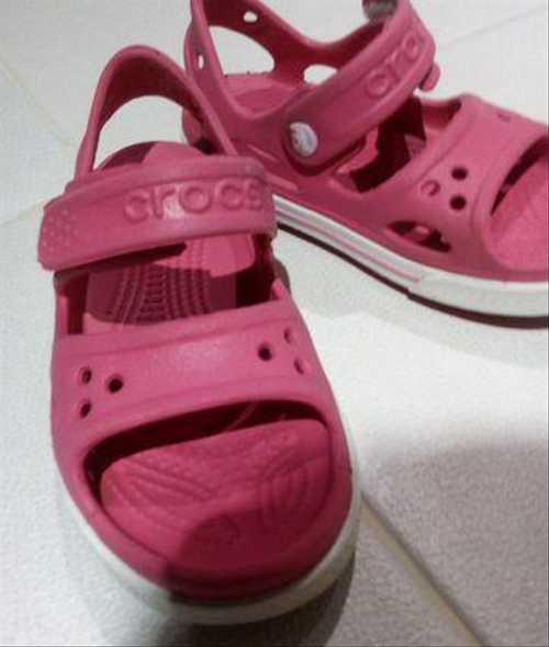 Босоножки Crocs для девочки