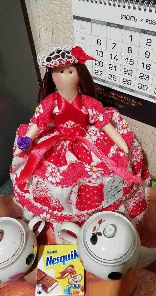 Кукла - грелка на чайник