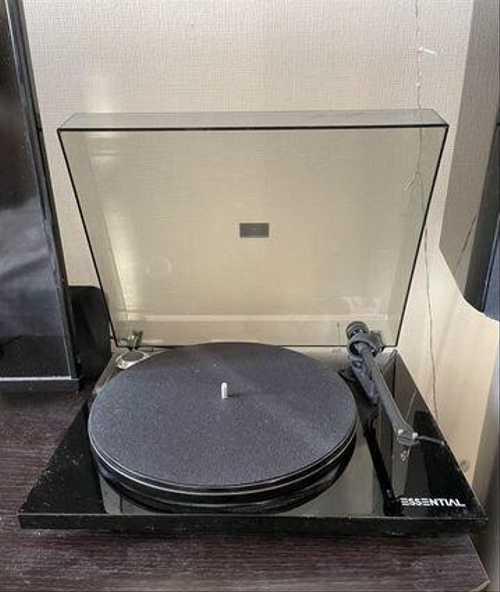 Виниловый проигрыватель Pro-Ject Essential III