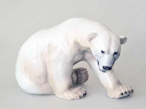 Старинный "Белый медведь". Дания. Bing & Grondahl