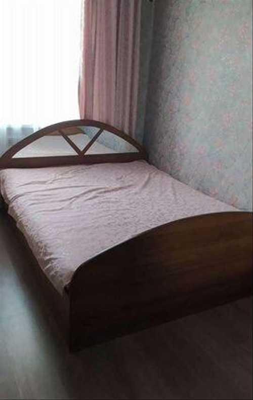 Кровать двухспальная с матрасом б/у 160200