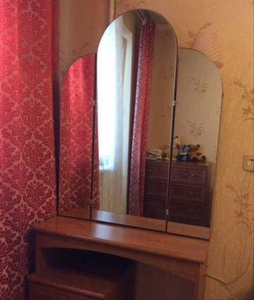 Трюмо, трильяж, зеркало от спального гарнитура Мос
