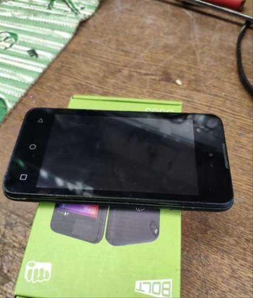 Смартфон Micromax D303