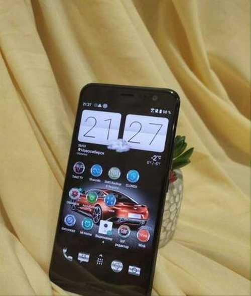 Телефон HTC U11