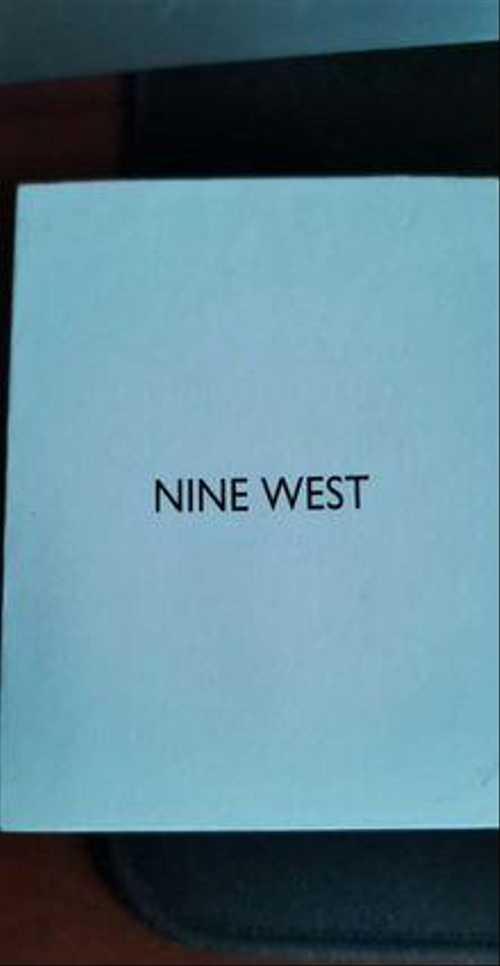 Часы женские Nine West