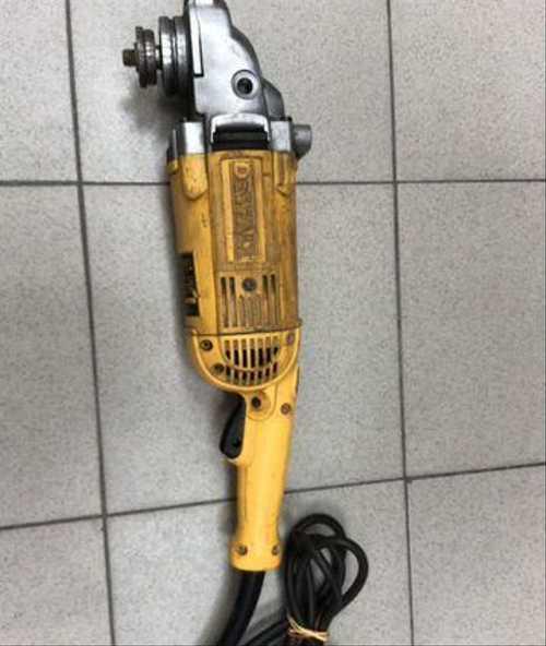 Болгарка DeWalt