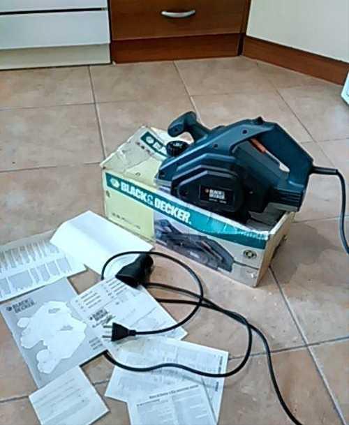 Электрорубанок Black Decker KW725 900WT