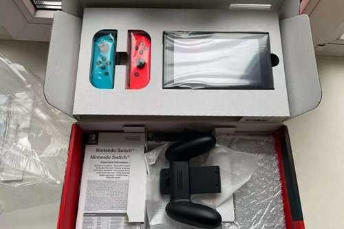 Игровая приставка Nintendo Switch новая запакованн