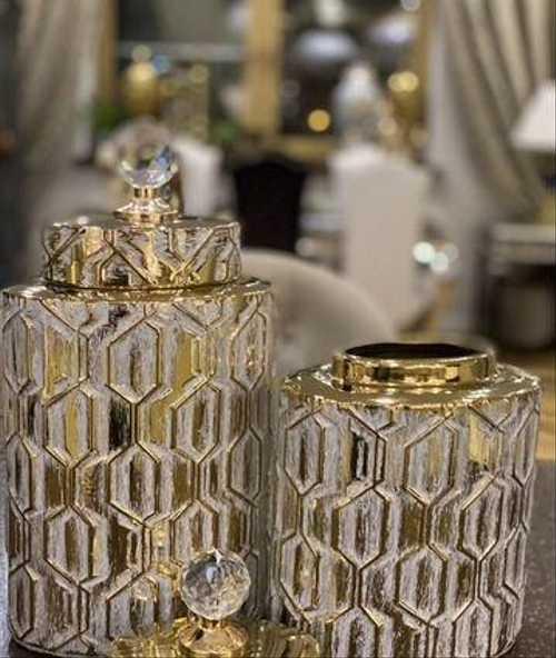 Декоративные вазы с крышками. Испания