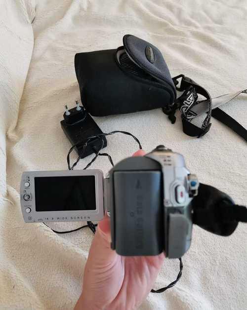 Видеокамера JVC GZ-MG130E