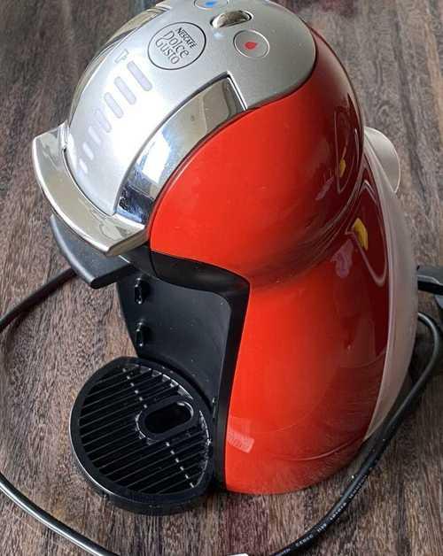 Капсульная кофе машина Dolce Gusto KP150