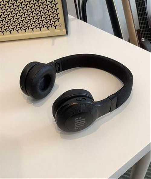 Беспроводные наушники JBL E45BT
