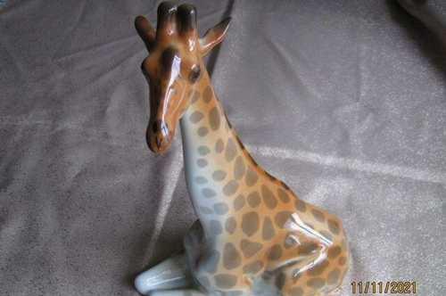 Фарфоровая статуэтка жираф лфз, большой