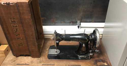 Швейная машина Kayser с чугунными ножками