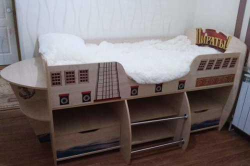Продам детскую кровать-корабль