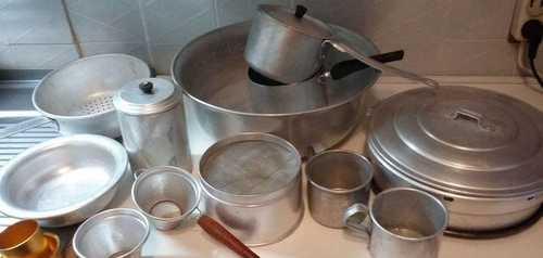Куплю посуду б у. Алюминиевая посуда умелица. Новая алюминиевая посуда. Первая алюминиевая посуда. Яблоки и алюминиевая посуда.