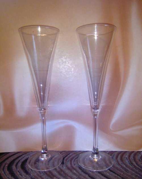 Два бокала для шампанского производитель Martini