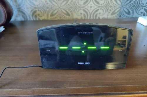 Электронные настольные часы Philips с радио
