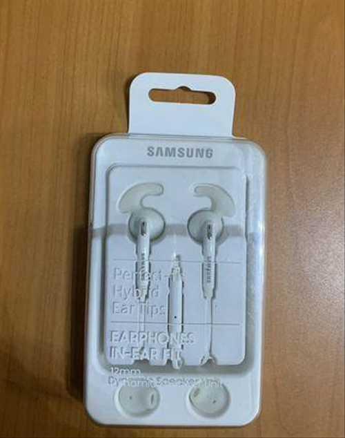 Наушники Samsung