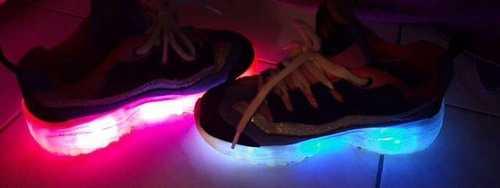 Светящиеся кроссовки skechers 32