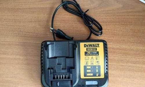 Зарядное устройство DeWalt dcb112