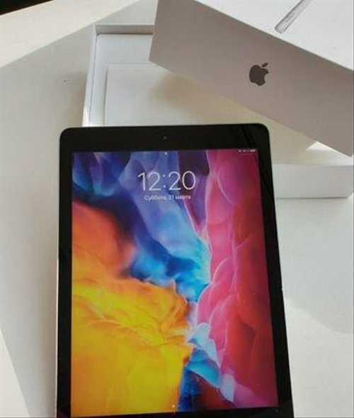 Apple iPad (5th Gen), Wi-Fi, 32 GB, Space Grey