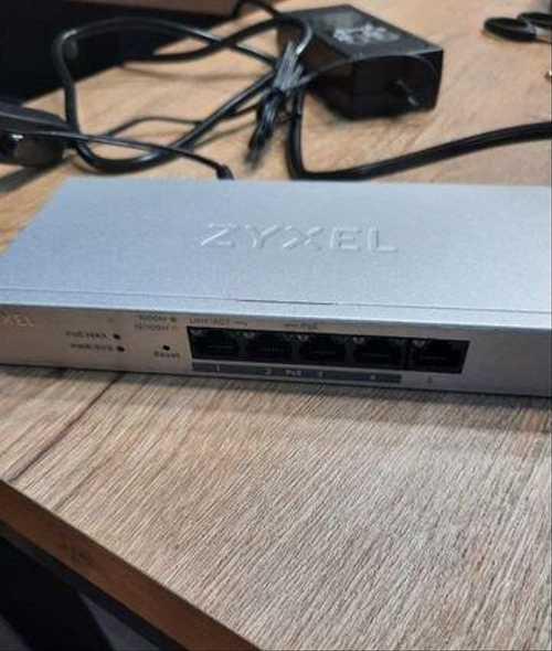Управляемый коммутатор Zyxel GS1200-5HP V2