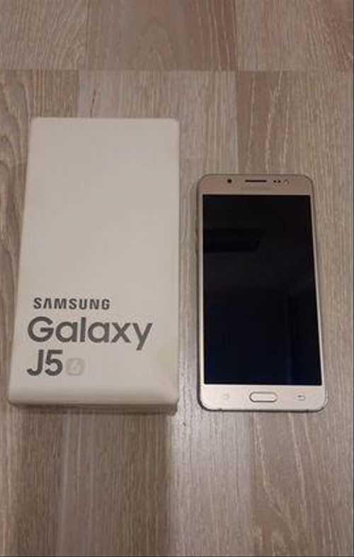 Смартфон Samsung J5 2016