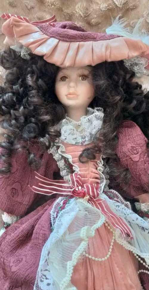 Кукла фарфоровая (три куклы)