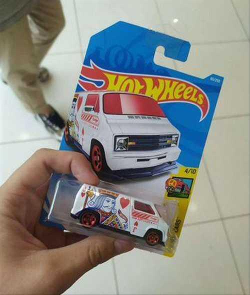 Hot wheels custom 77 dodge van