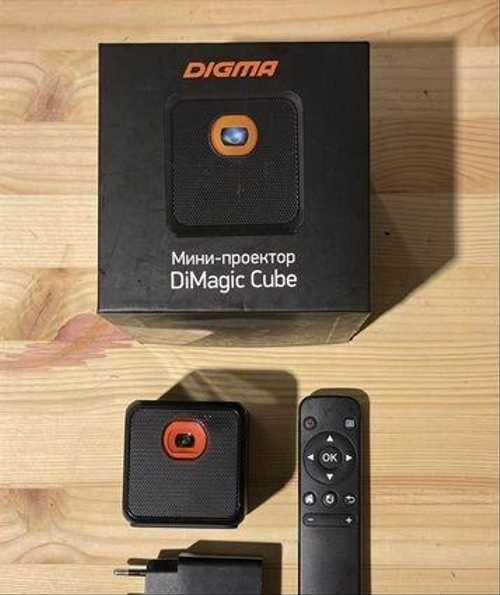 Портативный мини-проектор digma DiMagic Cube
