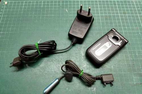 Sony Ericsson Z550i корпус, зарядка, гарнитура
