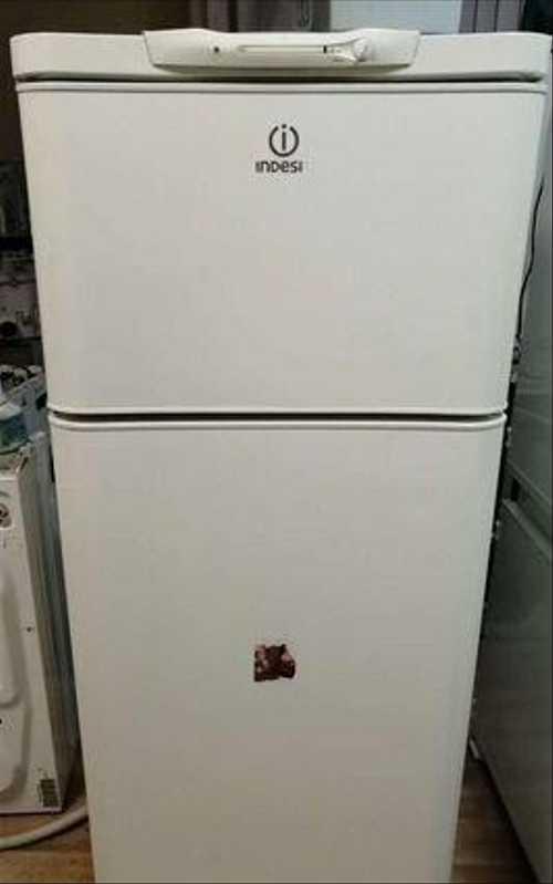 Холодильник"Индезит"