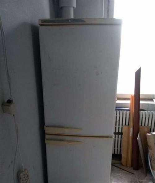 Холодильник бу стинол