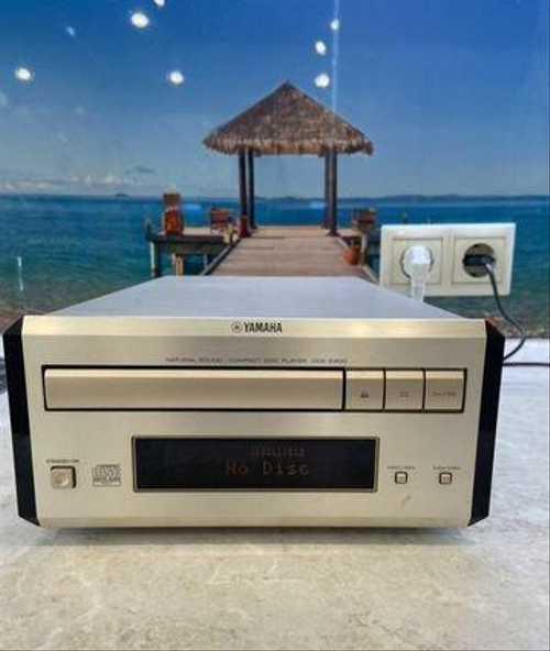 CD-дека от Yamaha CDX-E400
